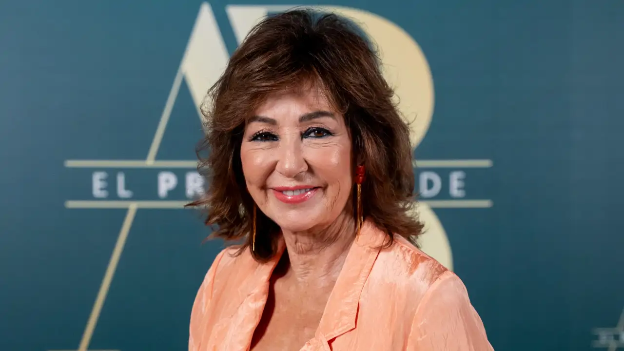 Ana Rosa Quintana, arrolladora amb el vestit d'inspiració lencera amb ...